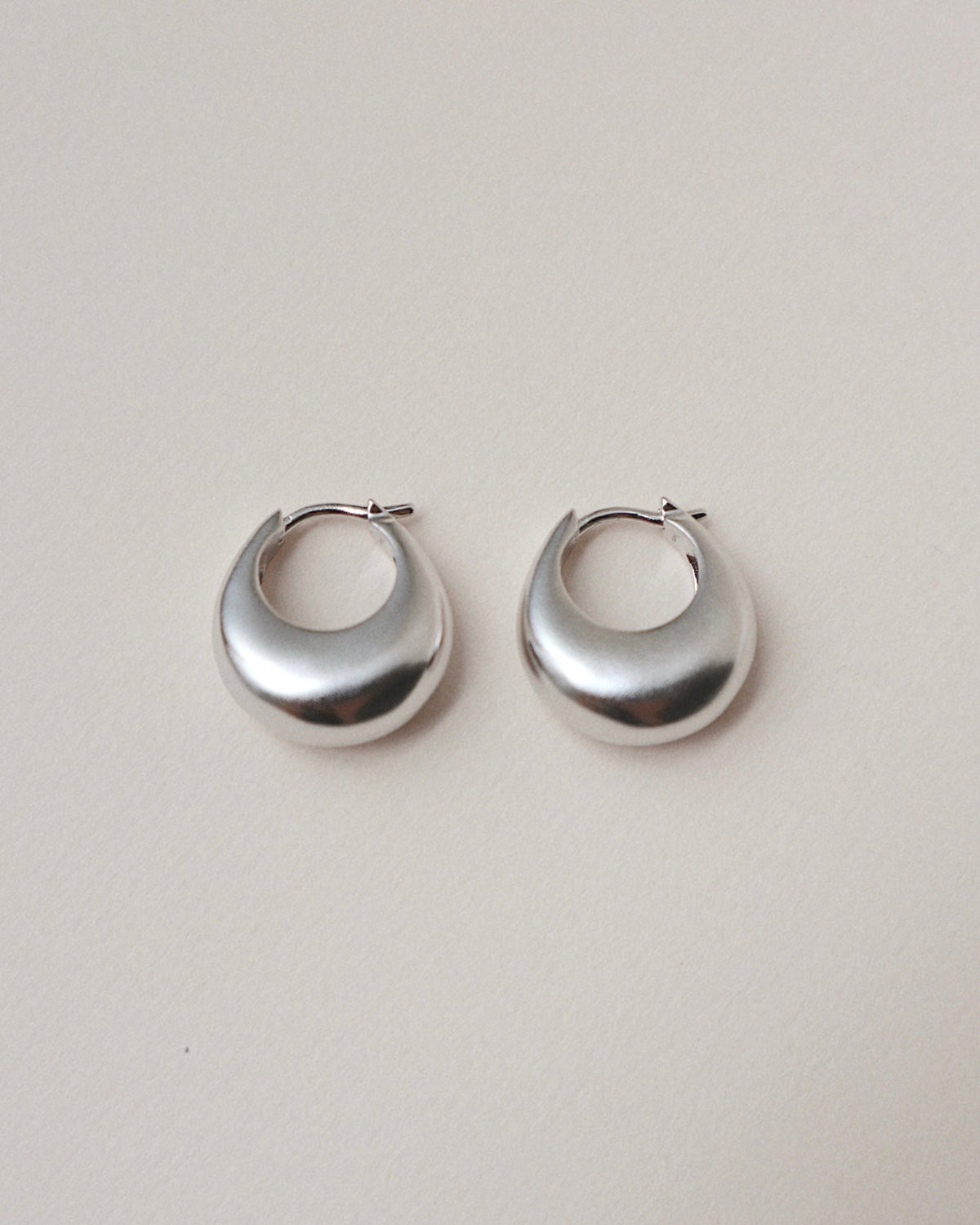 'Emerging' Dome Hoops – Lines & Current