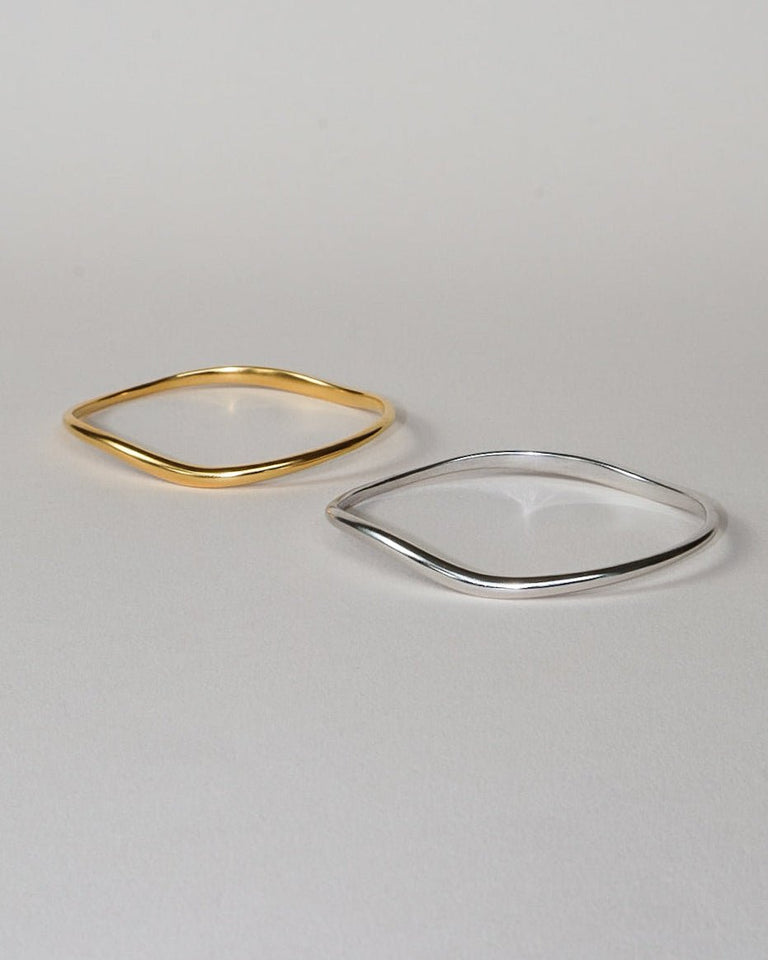 'Flo' Wave Bangle – LINES AND CURRENT